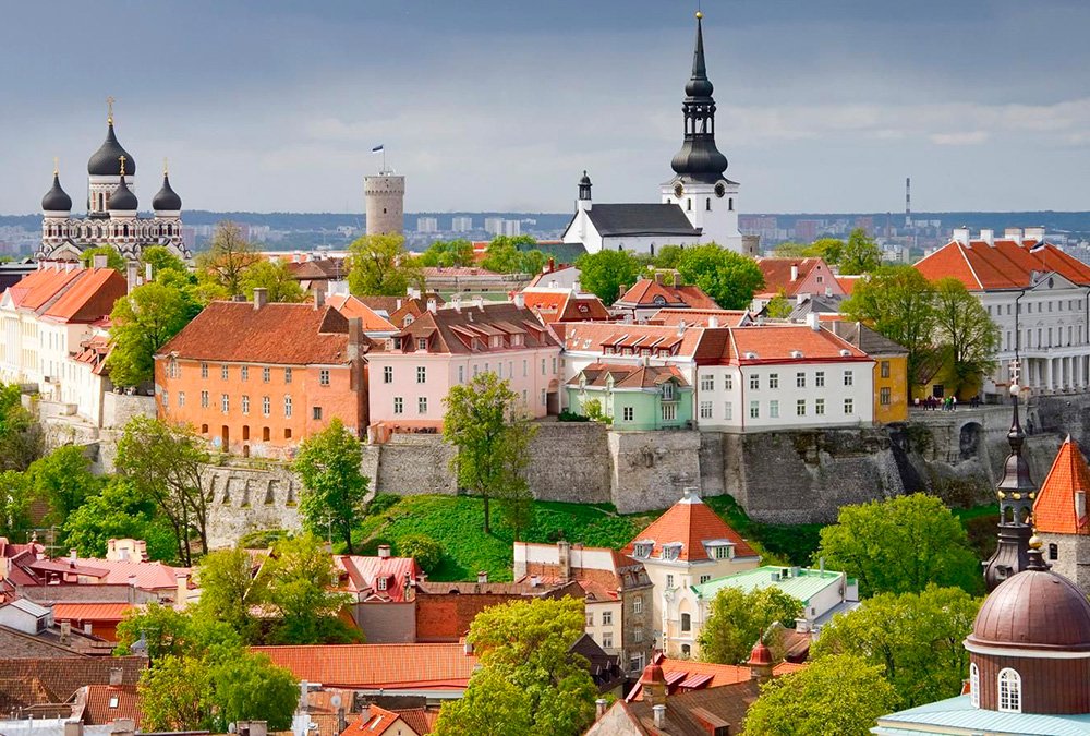 Tallinn | La Collina di Toompea a Tallin e il Castello Paesi Baltici